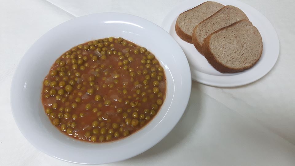 Mâncare de mazăre ajustată, potrivită atât pentru dietă, cât și pentru post